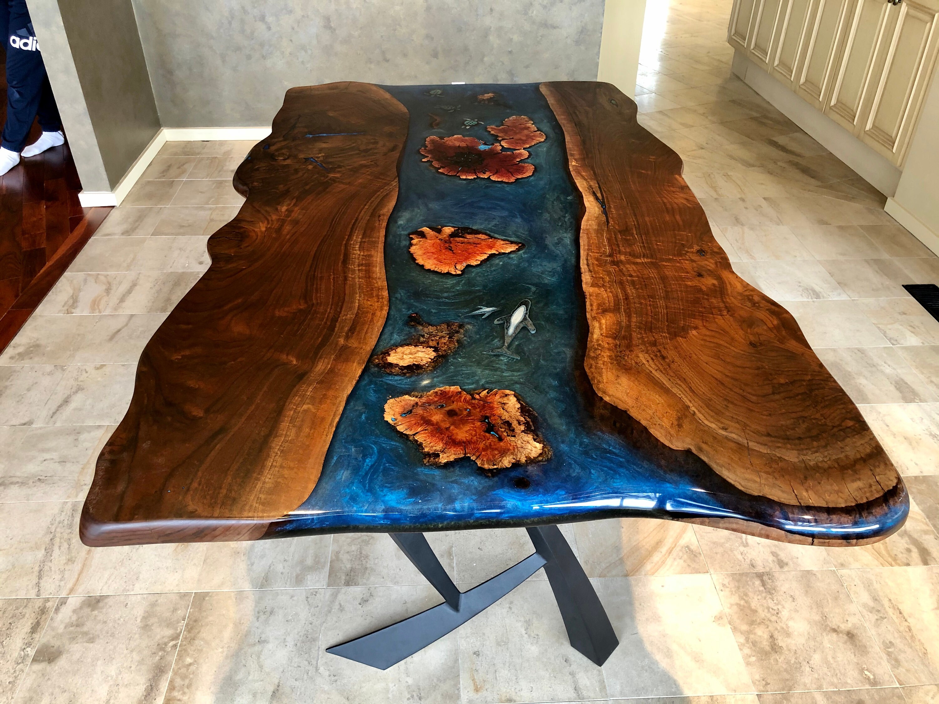 Galapagos Island Table - Epoxy Resin River Dining Table - Etsy