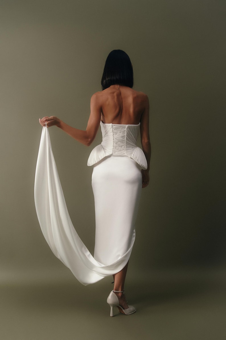 Basque Waist Bridal Corset Strapless Satin Wedding Corset Unique Hand ...