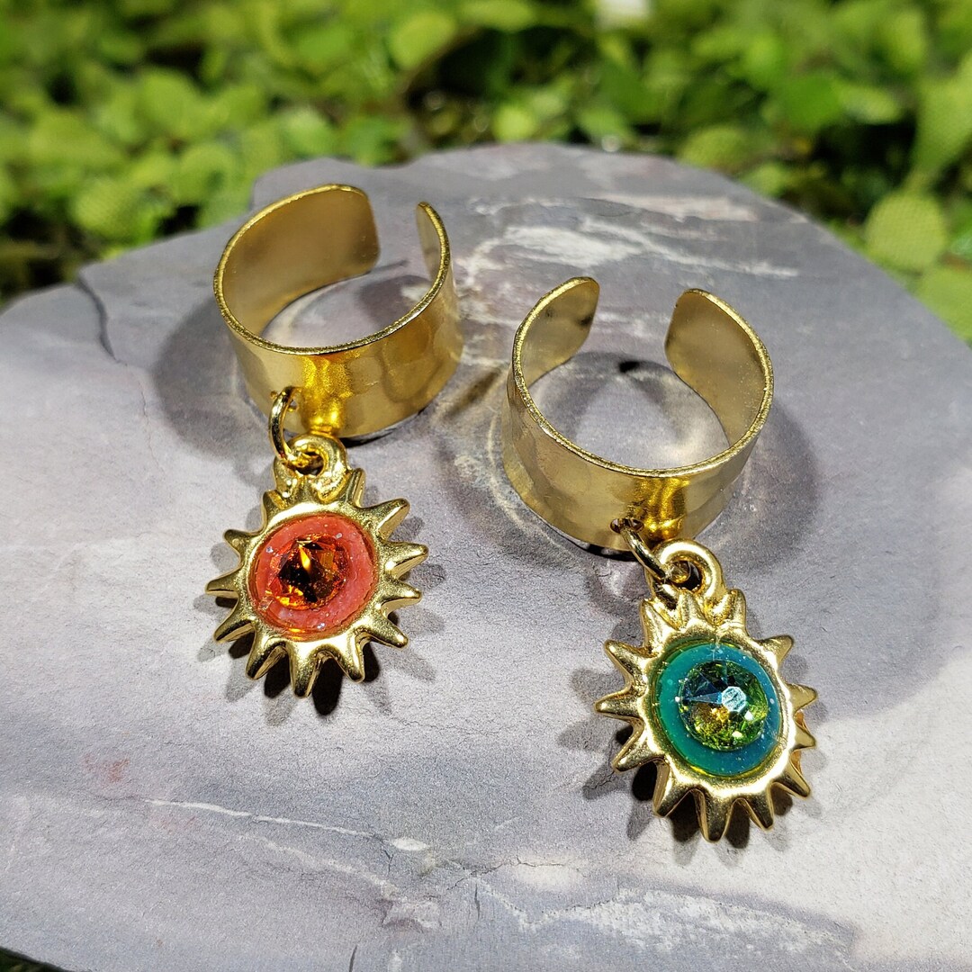 Sun Ear Cuff / Swarovski Crystal / Gold / Hammered Metal - Etsy
