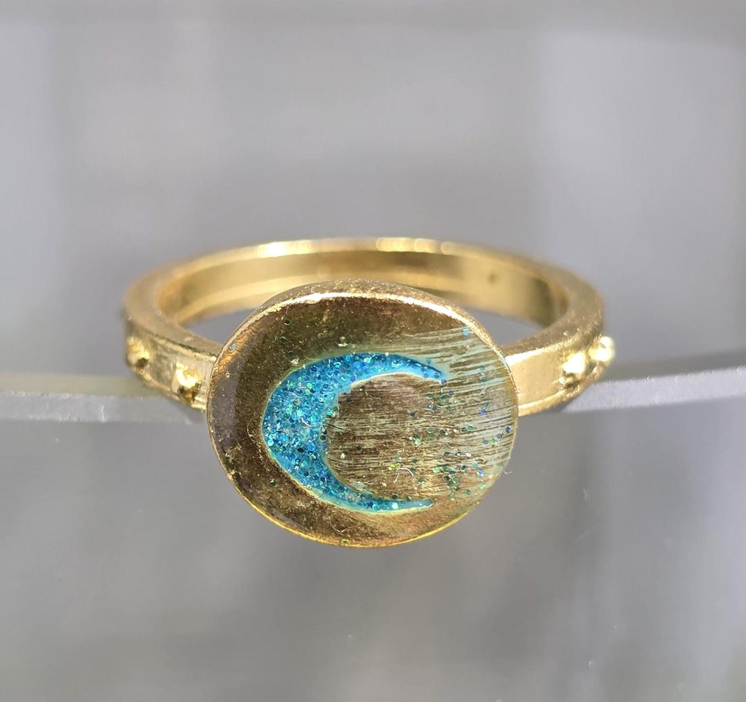 Blue Crescent Moon Ring / 10k Gold Plated / Size 8 - Etsy