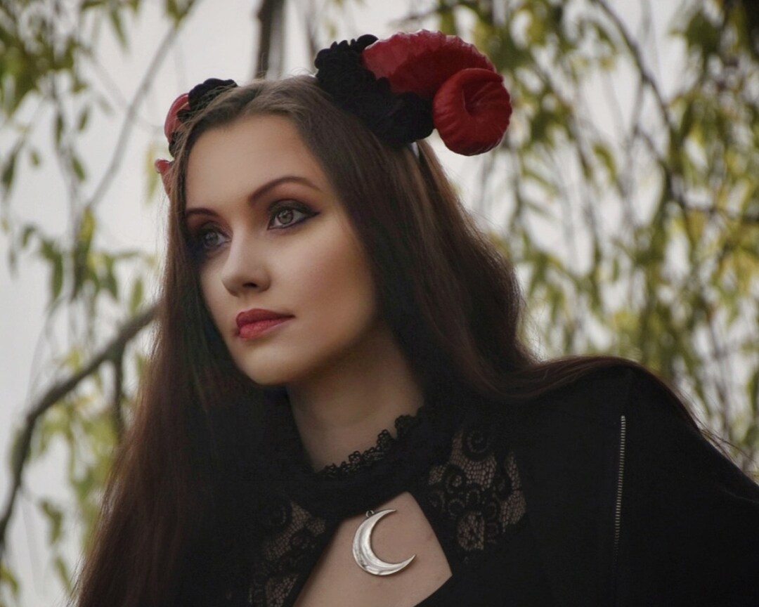 Red Ram Horns Headband Gold Cosplay Devil Antler Headpiece Pastel Goth ...