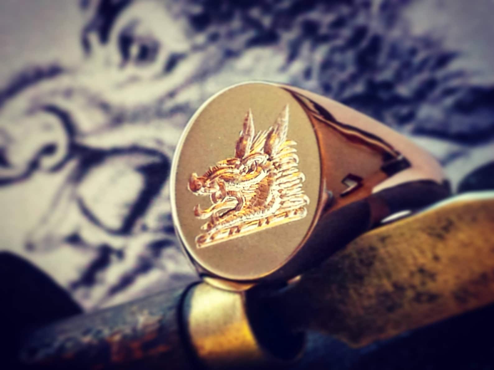 Silver, 9, 14 or 18ct Gold Signet Ring With Your Family Crest Hand ...