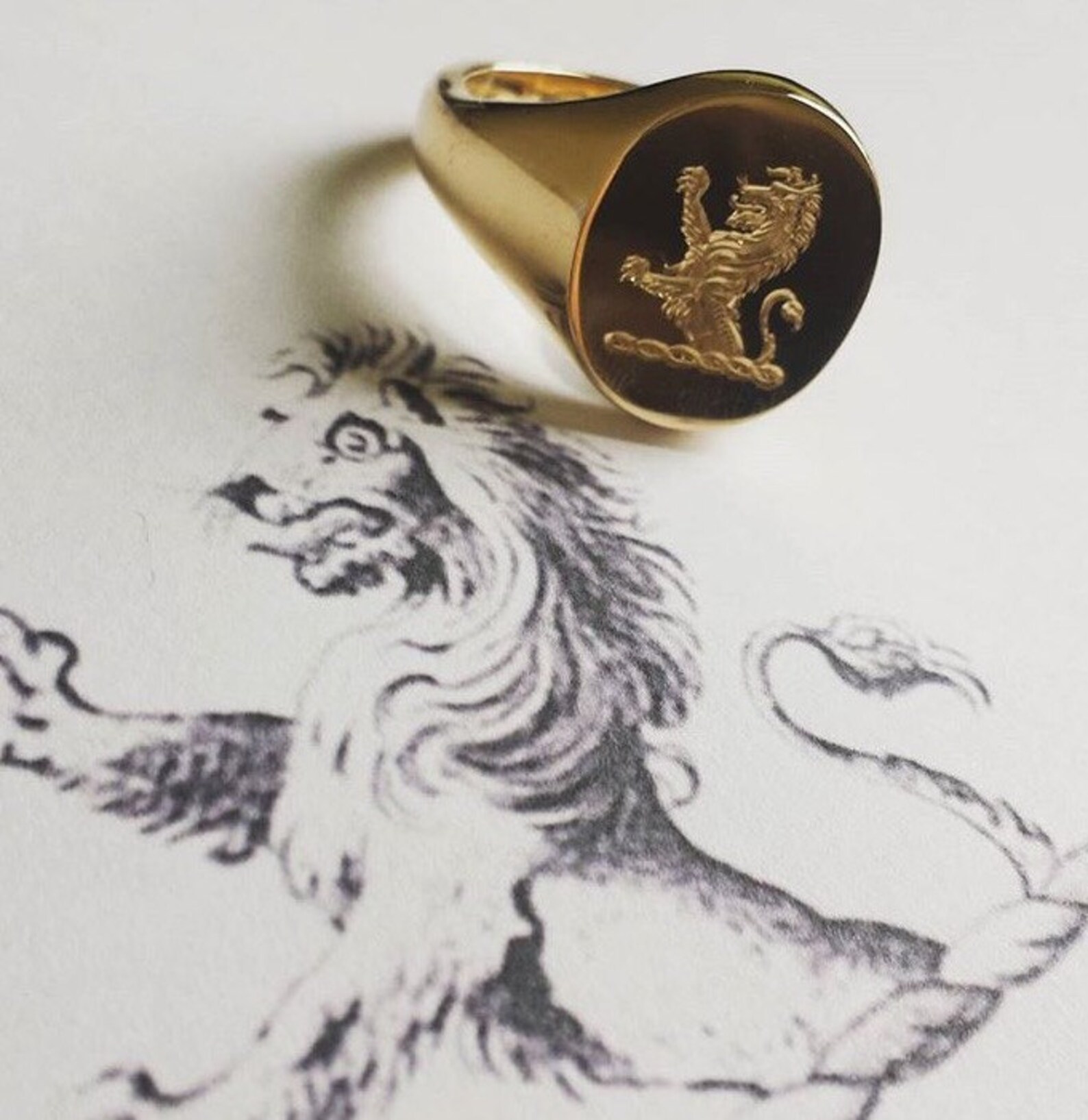 Silver, 9, 14 or 18ct Gold Signet Ring With Your Family Crest Hand ...