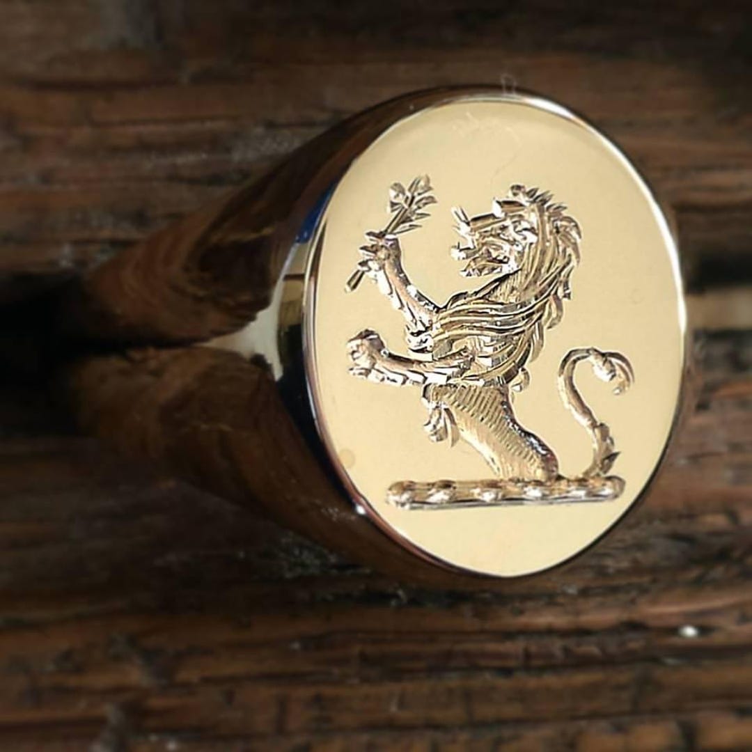 18ct Hallmarked Oxford Signet Ring, 16x13, 3mm Head, With Your Family ...