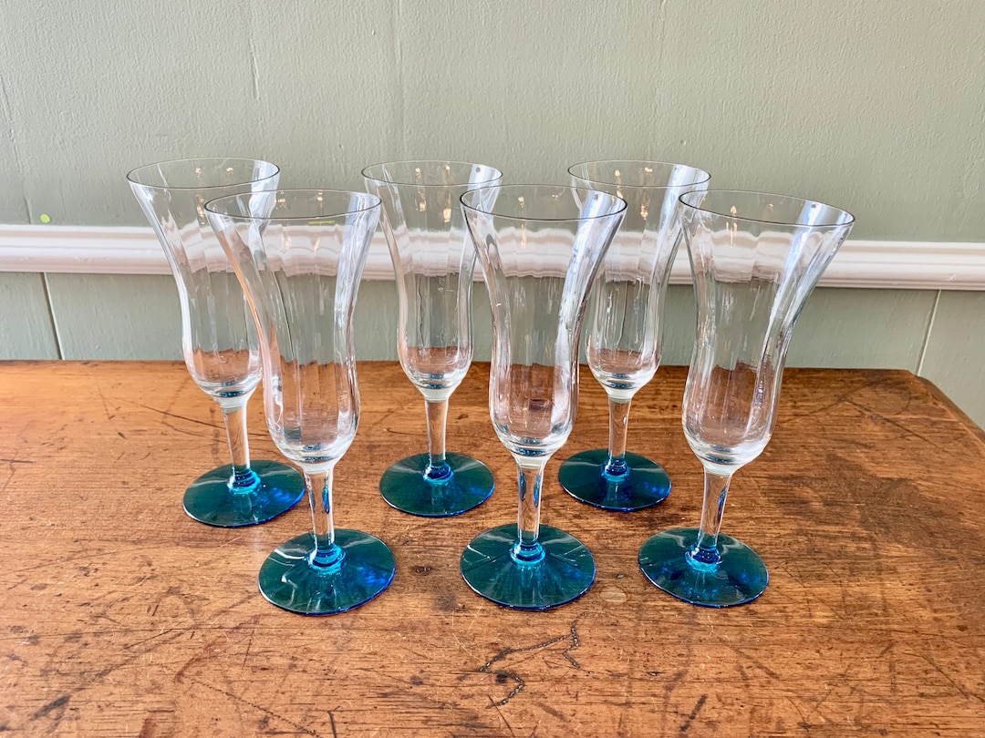 Clear Optic Bell Shape Glasses With a Beautiful Blue Base - Set of 6 ...