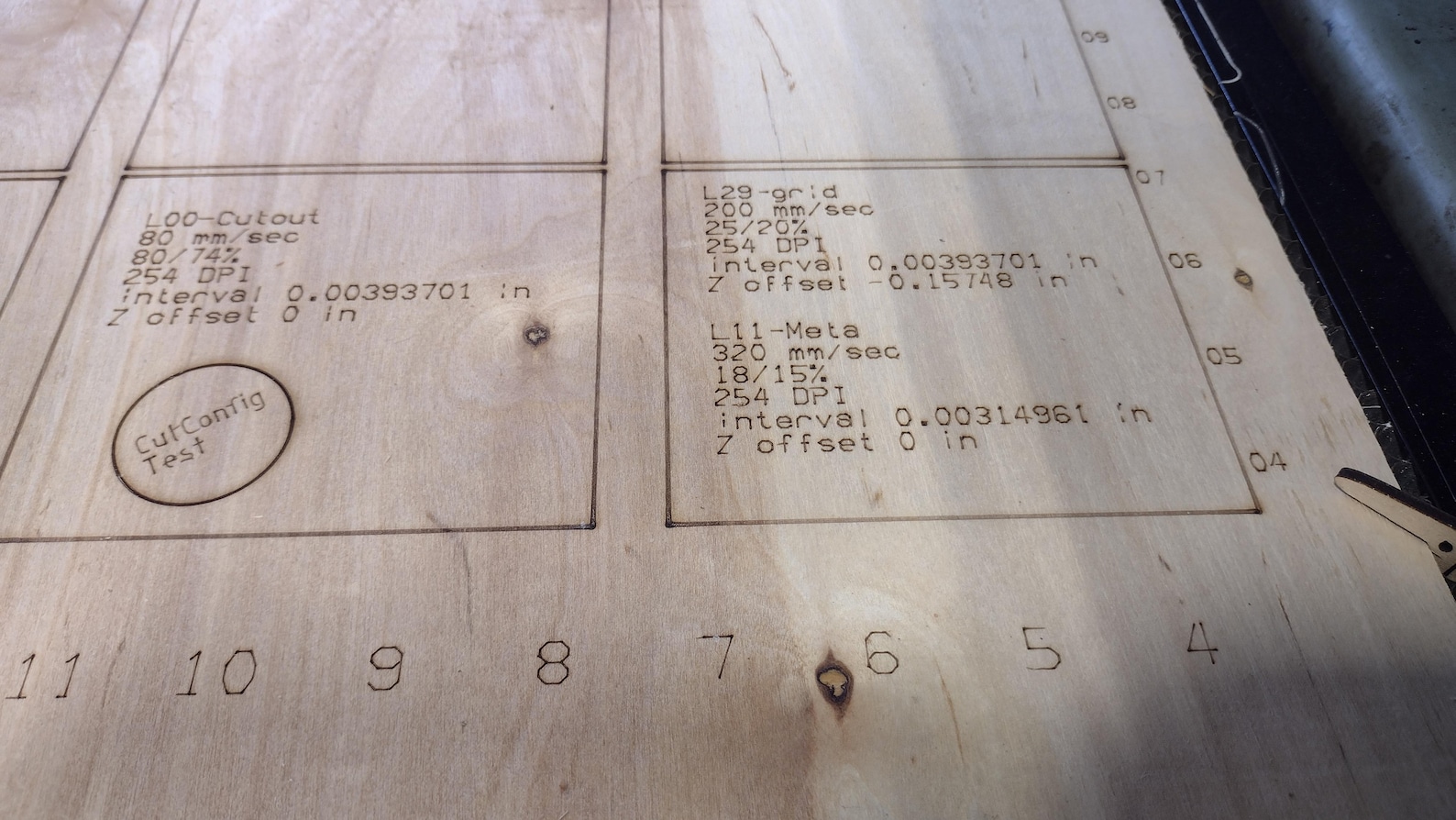 Lightburn Production Grid With X-Y Rulers, Dynamic Layer Cut Settings ...