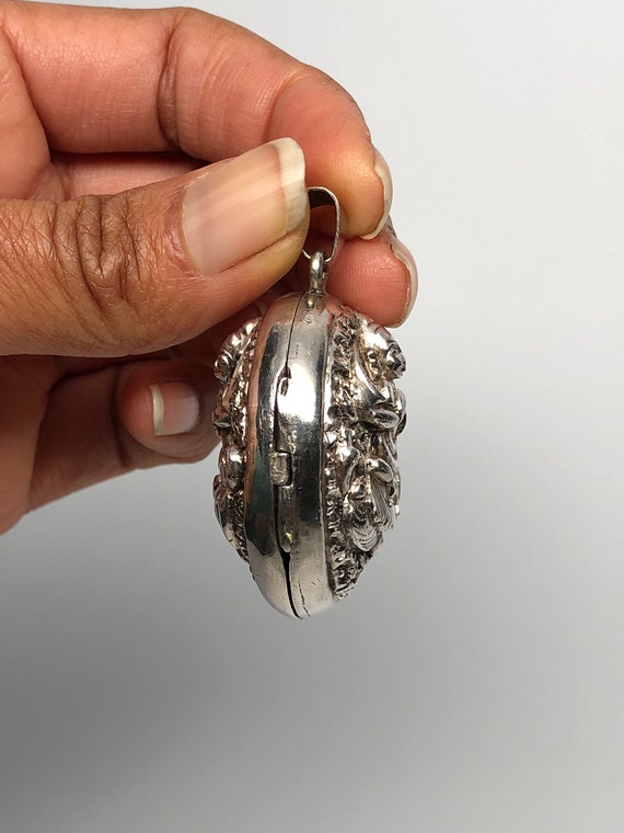 Large Repousse Indian God Locket, Seated Indian God G… - Gem