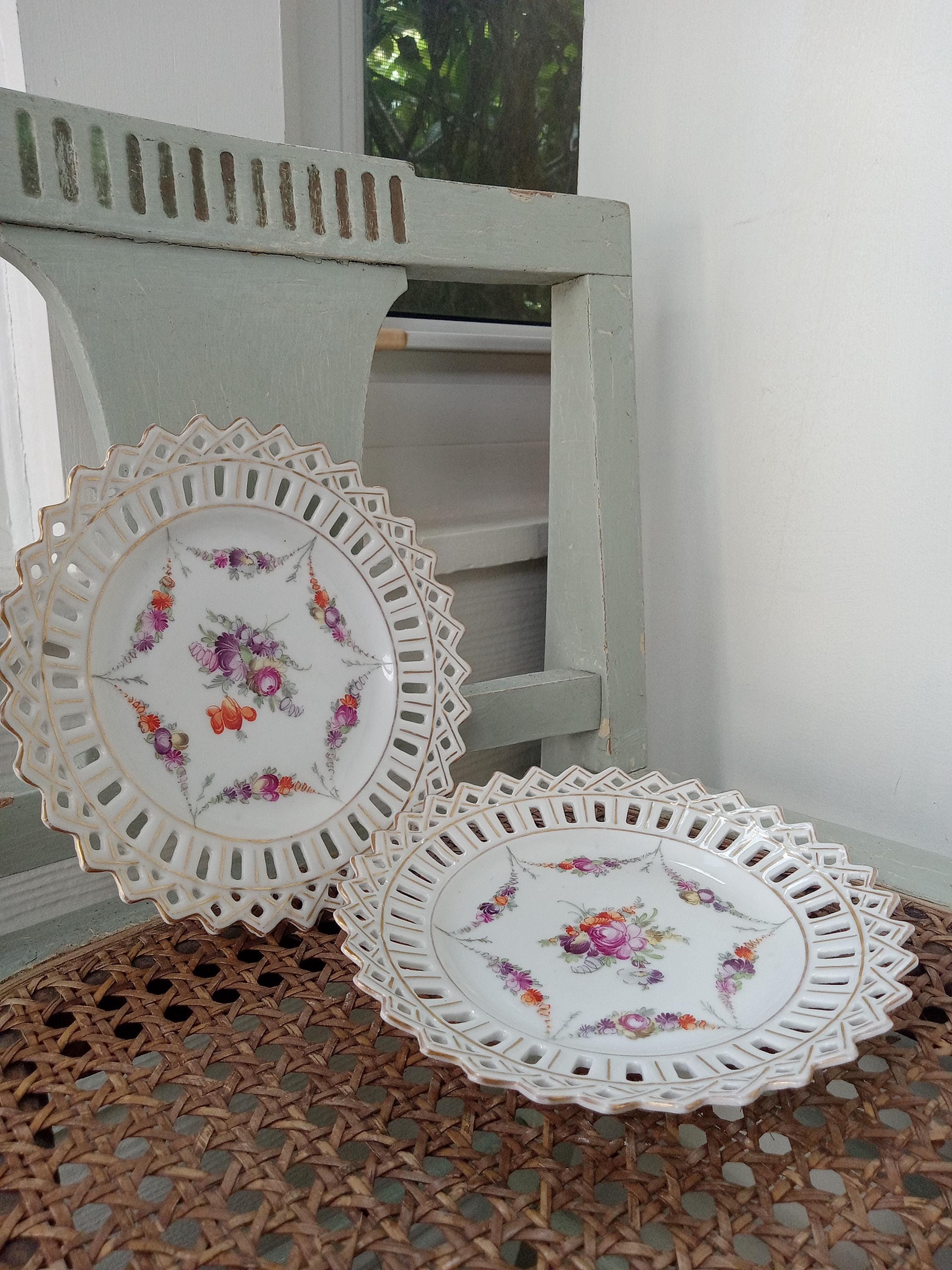 Vintage Set of Floral Petite Plates - Etsy
