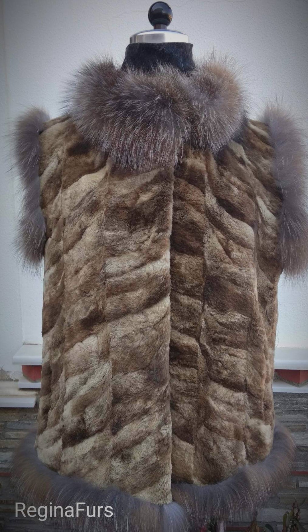 Real Fur Vest/ Real Sheared Beaver Vest With Fox Fur Collar and Trim ...