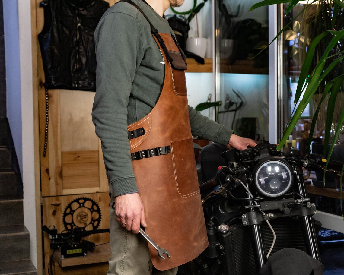 Personalized Leather Apron With Tool Pockets for Woodworker | Etsy
