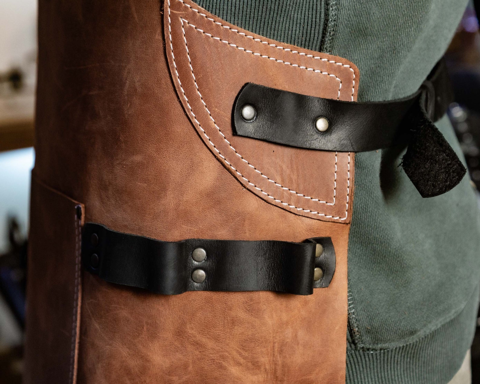 Personalized Leather Apron With Tool Pockets for Woodworker | Etsy