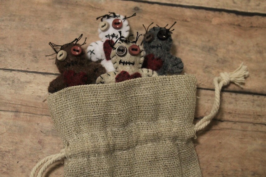 Mini Voodoo Dolls-sack of Voodoo-tiny Voo Doo Dolls in Sack-halloween ...