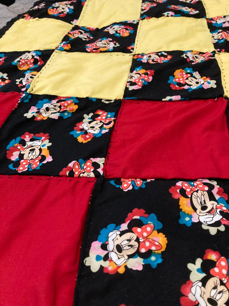 Minnie Mouse Quilt - Etsy
