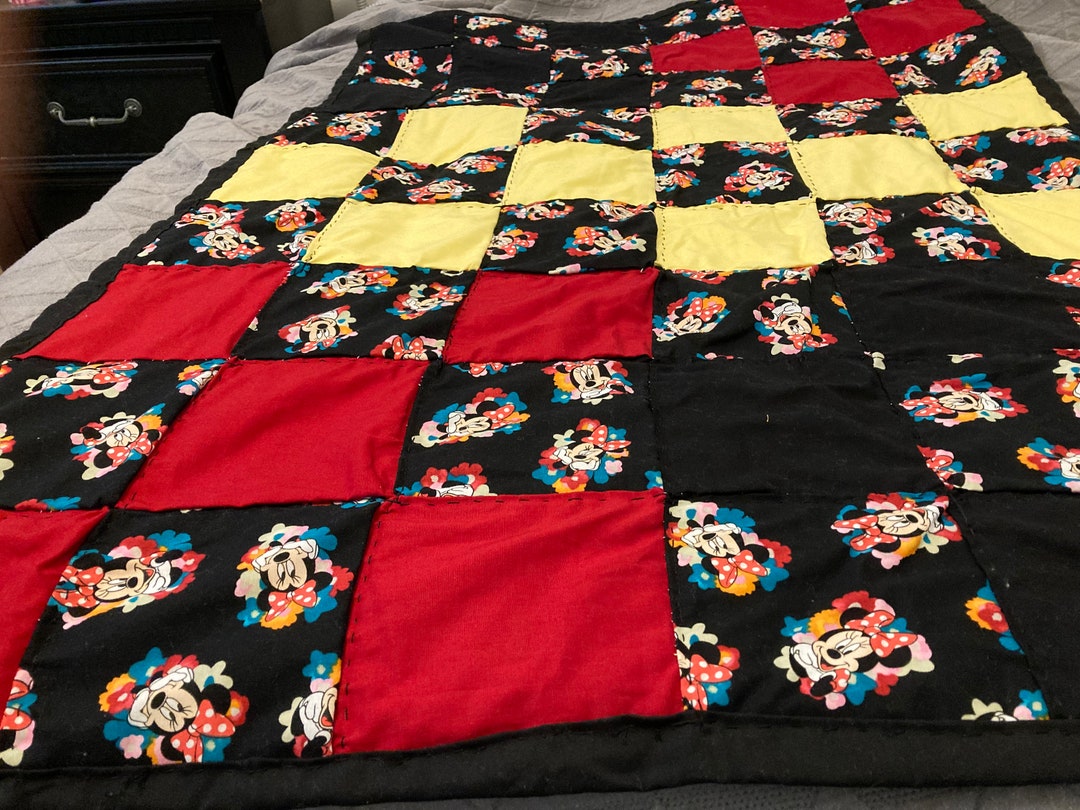 Minnie Mouse Quilt - Etsy