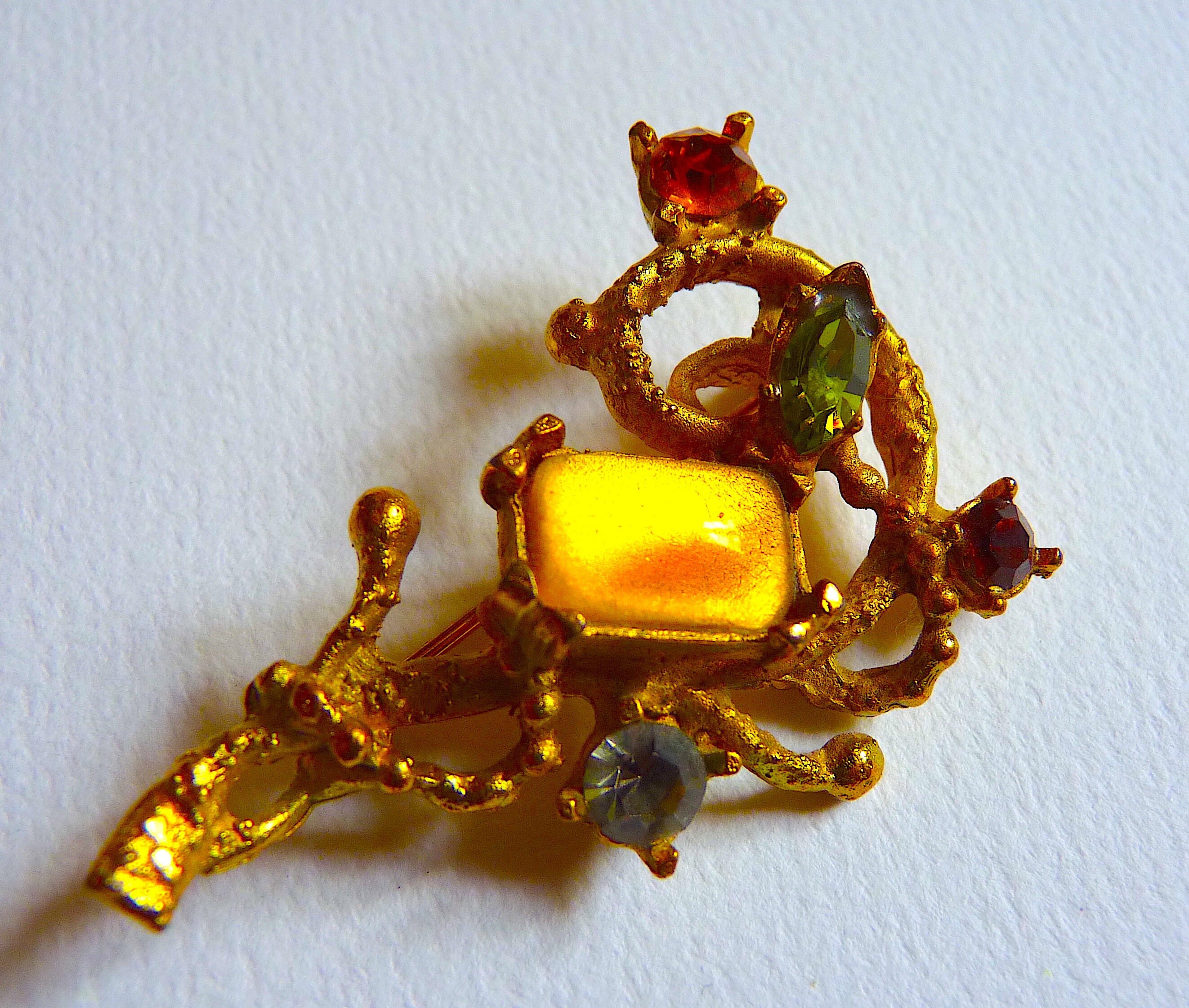 Christian lacroix brooch store