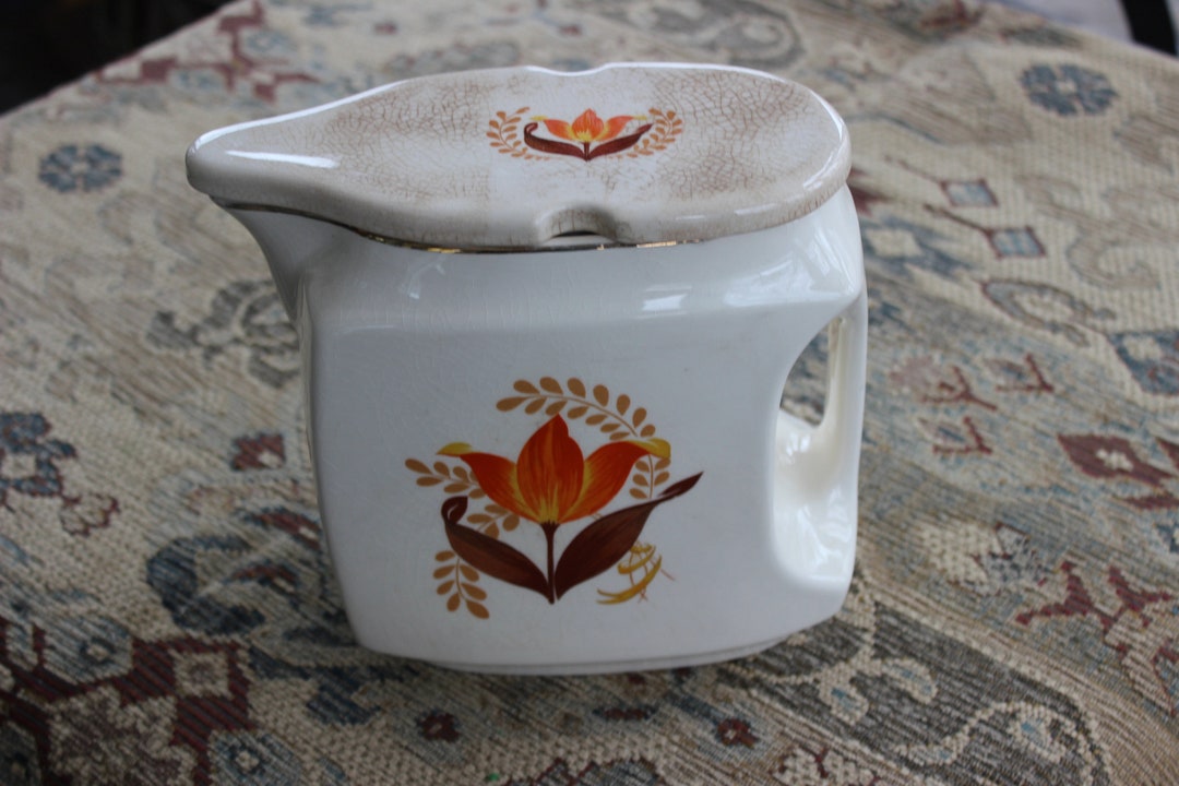 Bakerite Pitcher 22 K Gold Embellished Vintage - Etsy