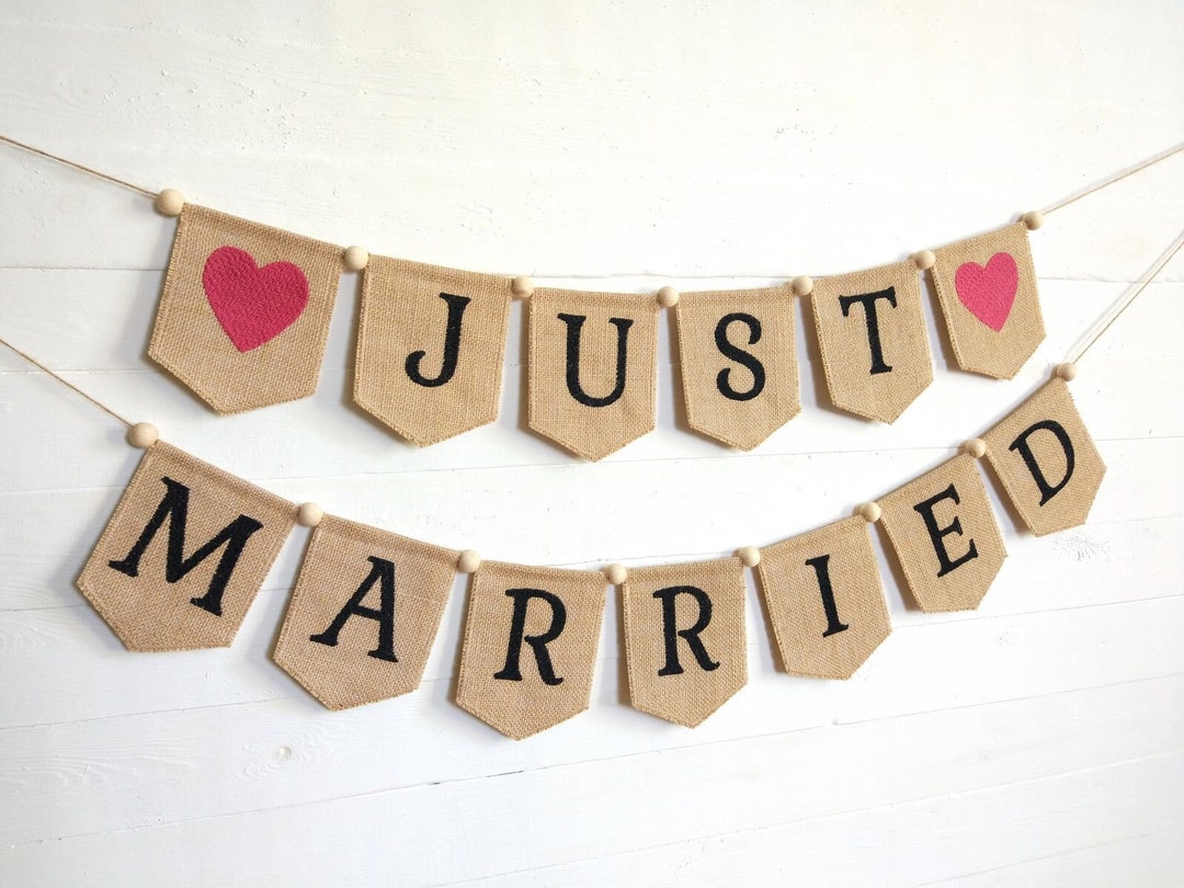 Just Married Sign for Rustic Style Wedding, Gonfalon-shaped Flags. - Etsy
