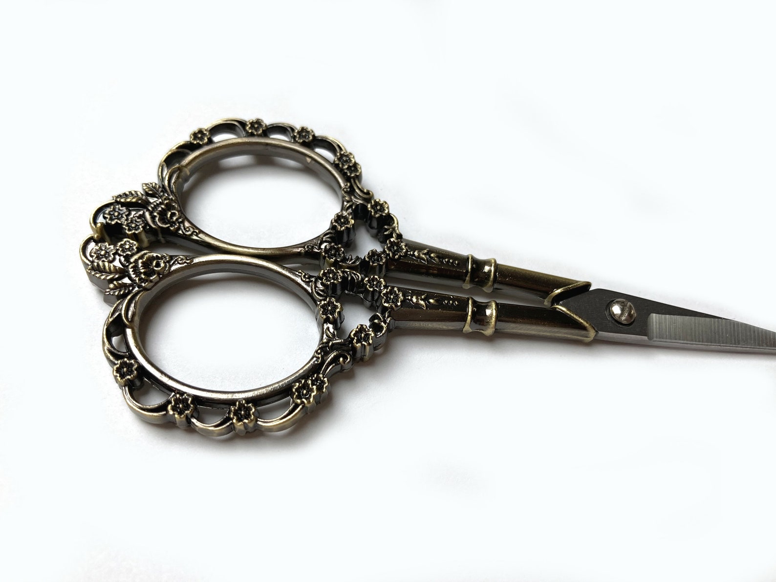 Embroidery Scissors Yarn Thread Snips Antique Vintage - Etsy