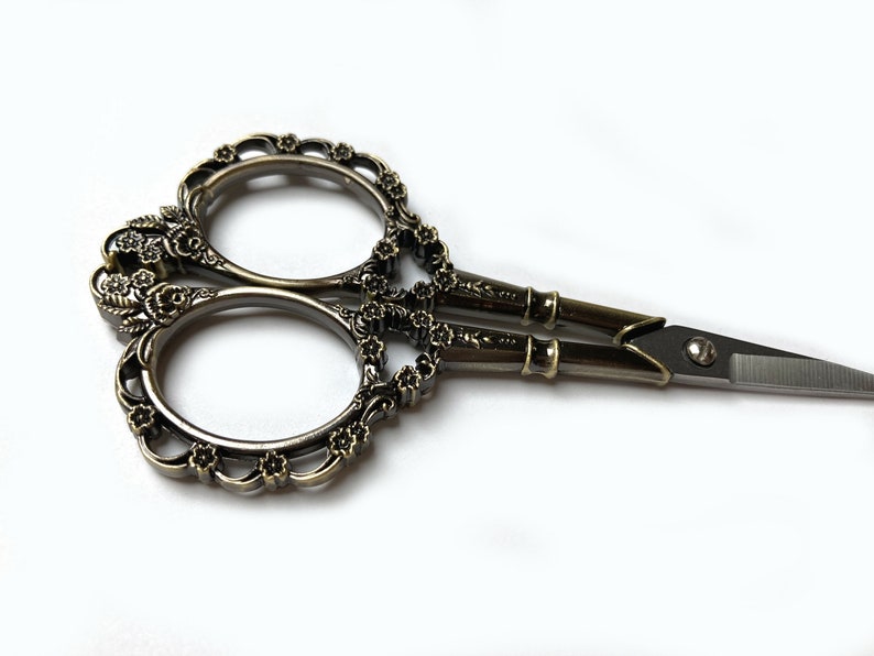 Embroidery Scissors Yarn Thread Snips Antique Vintage - Etsy