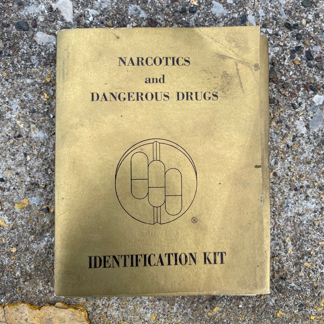 Vintage Narcotics and Dangerous Drugs Identification Kit - Etsy