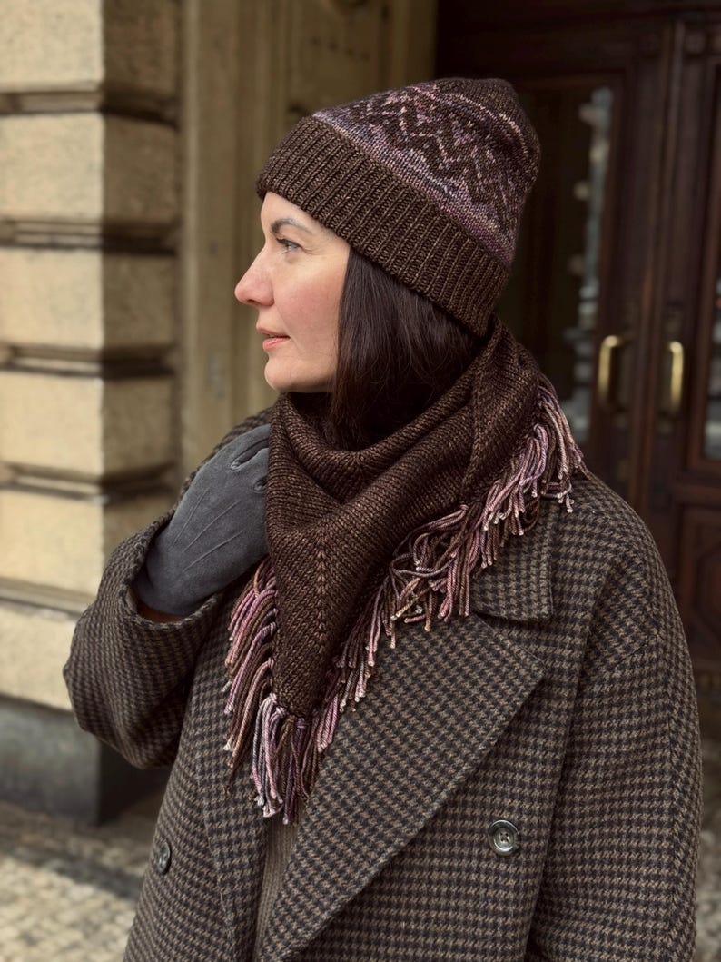 Colorwork Hat Knitting Pattern for Beginners - Color Peaks Beanie With ...