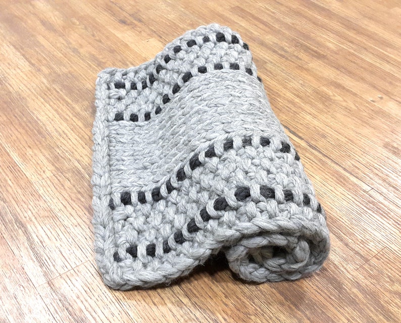 Chunky Knit Bedside Rug From Thick Wool Yarn Small Rug Gray | Etsy