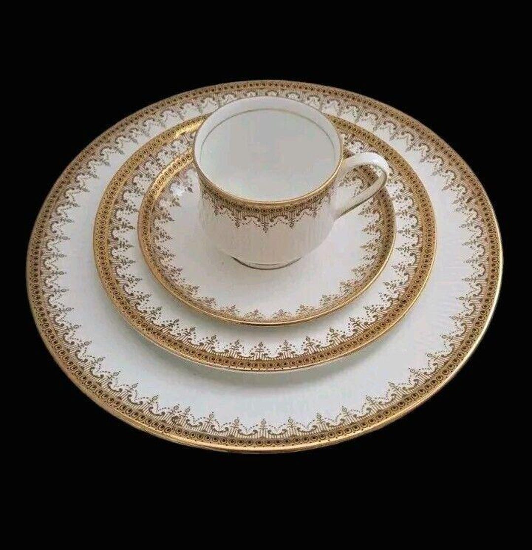 Hitkari Bone China Gold Border Black Dots 16PC Dinnerware Set Serving ...