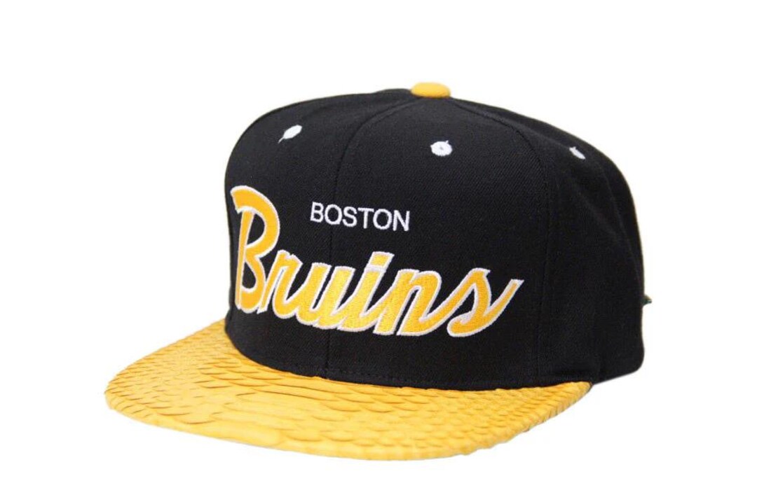 Mitchell & Ness Boston Bruins the Script Strapback - Etsy