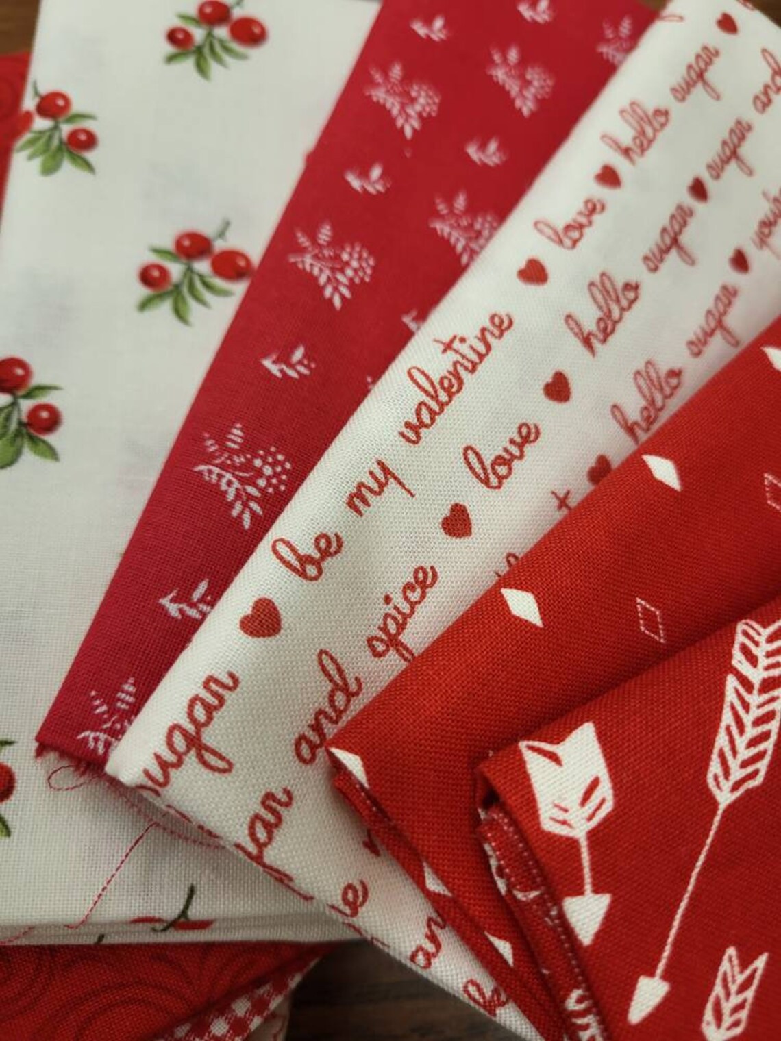 Very Berry Red Fat Quarters Fabric Bundle of 10 Assorted - Etsy