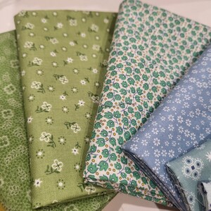 Pretty Prairie Prints Fat Quarters Fabric Bundle of 16 Sweet Little ...
