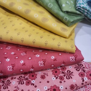Pretty Prairie Prints Fat Quarters Fabric Bundle of 16 Sweet Little ...