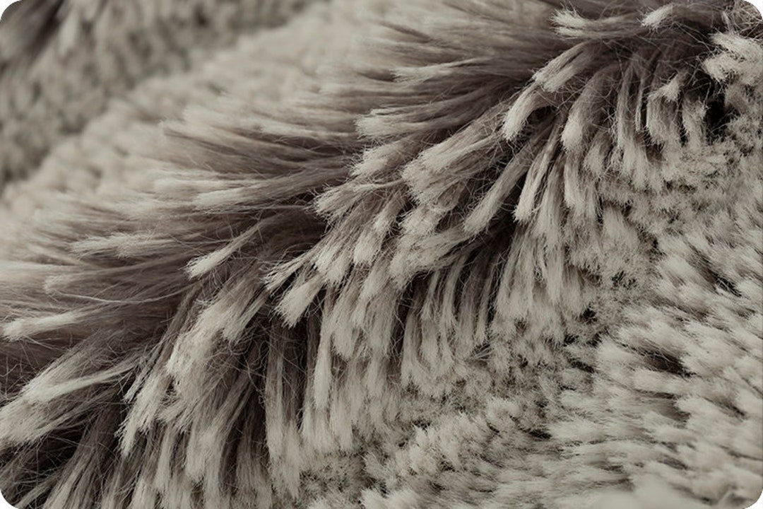 FROSTED SHAGGY Graphite Snow Minky - Shannon Luxe Cuddle Frosted Shaggy ...