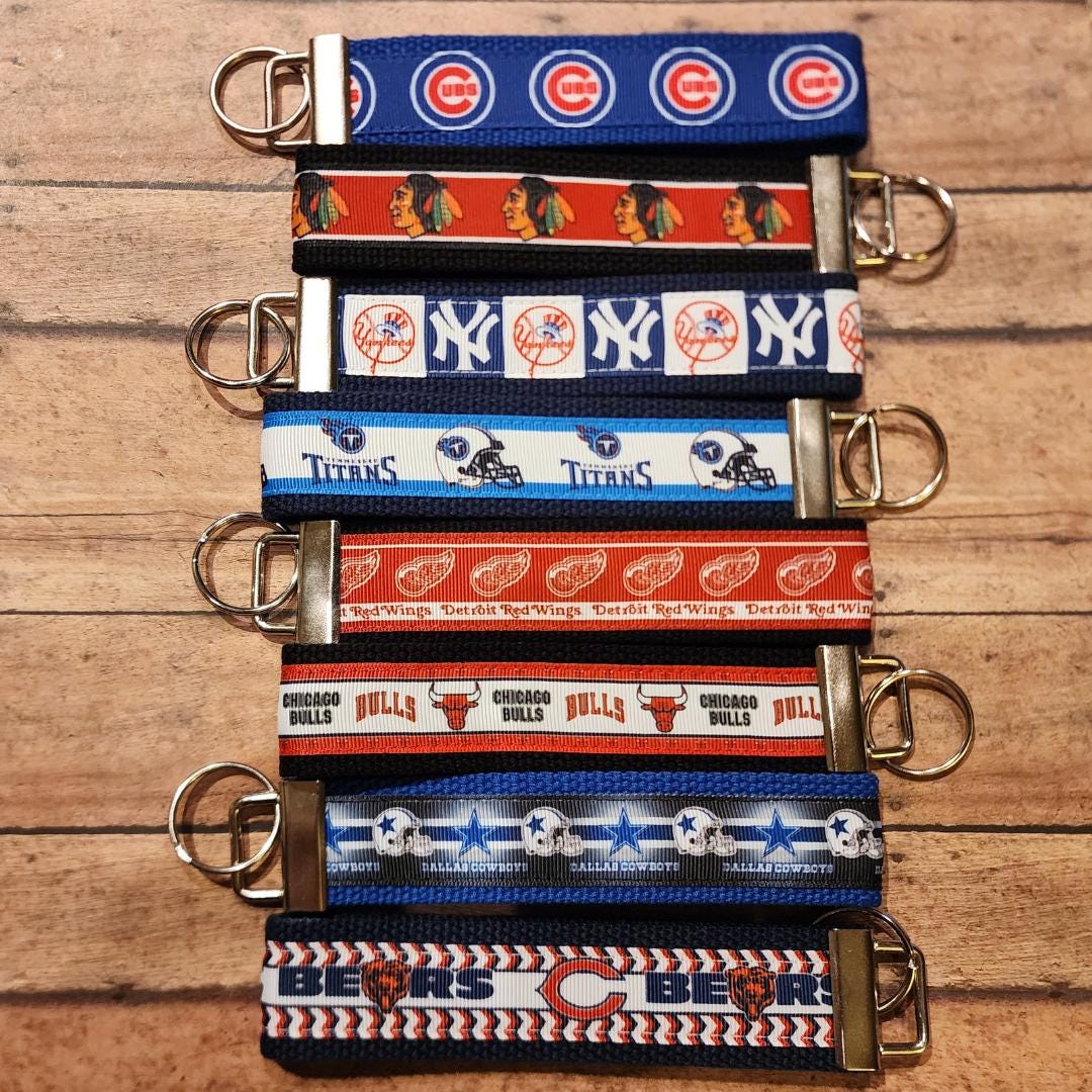 Sports Wrist Keyfob / Wristlet Keychain Cubs Warriors Detroit Yankees ...