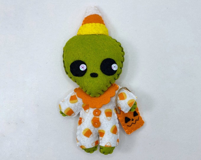 Trick or Treating Alien Candy Corn Clown Halloween Felt Art Doll, Mini ...