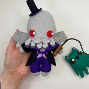 Ringleader Cthulhu Felt Art Doll, Circus Cthulhu Plush, Goth Room Decor ...