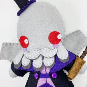 Ringleader Cthulhu Felt Art Doll, Circus Cthulhu Plush, Goth Room Decor ...