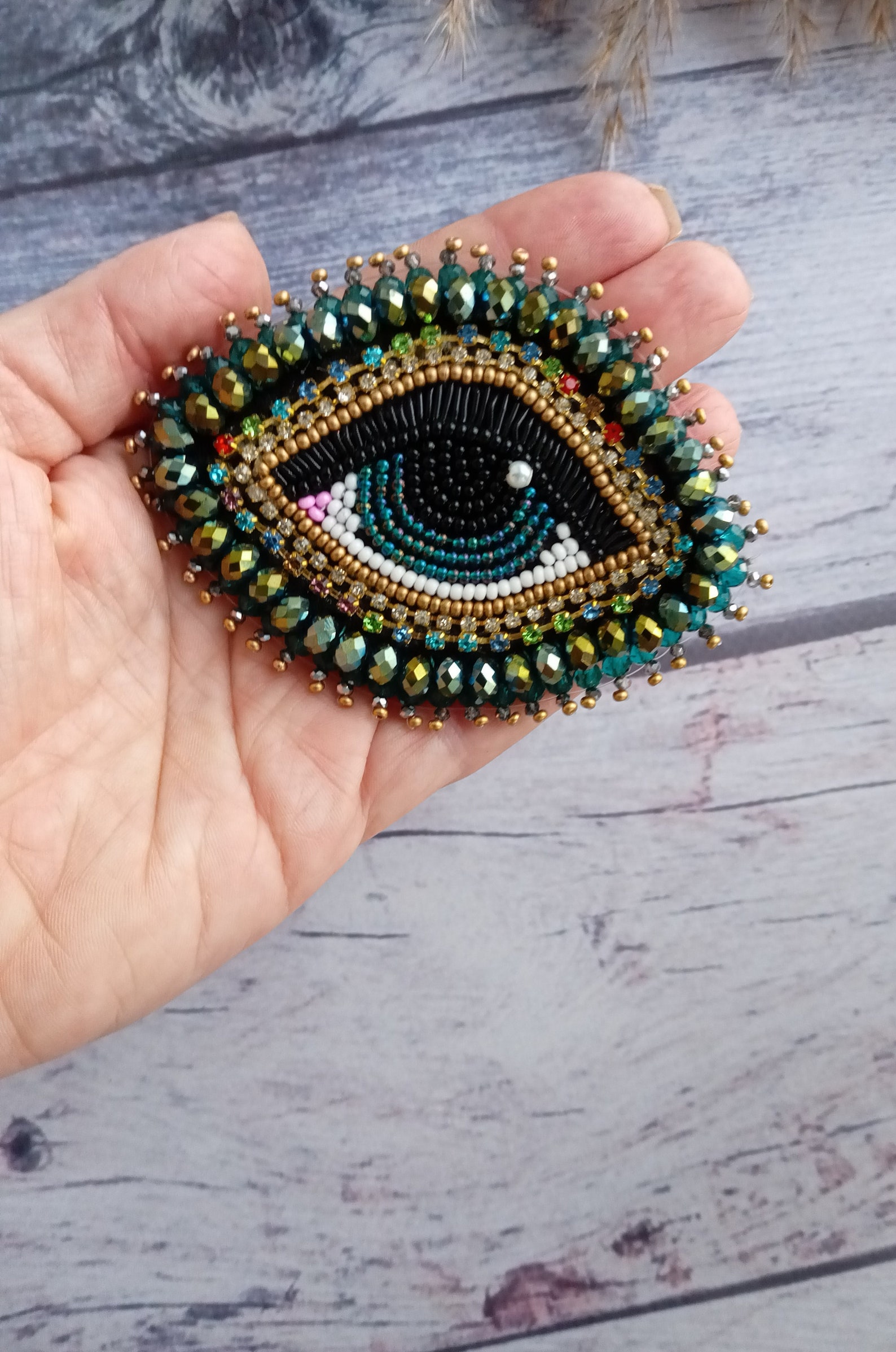 Evil eye beaded brooch Embroidered brooch Emerald eye brooch | Etsy