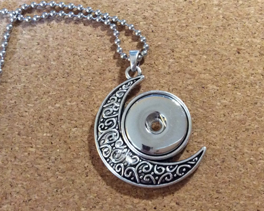 Moon Snap Necklace, Snap Jewelry Moon Necklace. Silvertone, Includes 31 ...