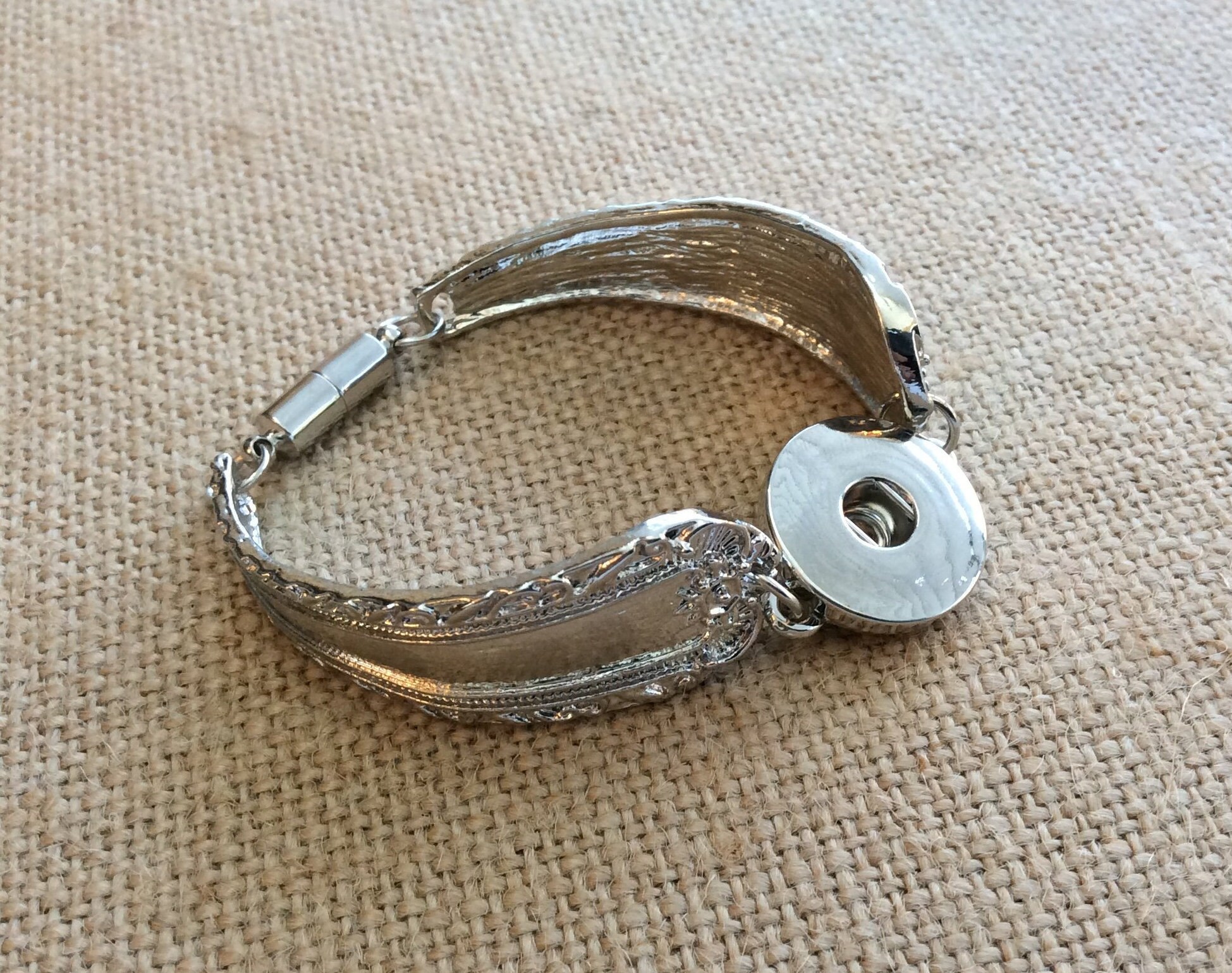 Spoon Snap Bracelet, Classic, Magnetic Closure, 6.5, Silvertone. Fits ...