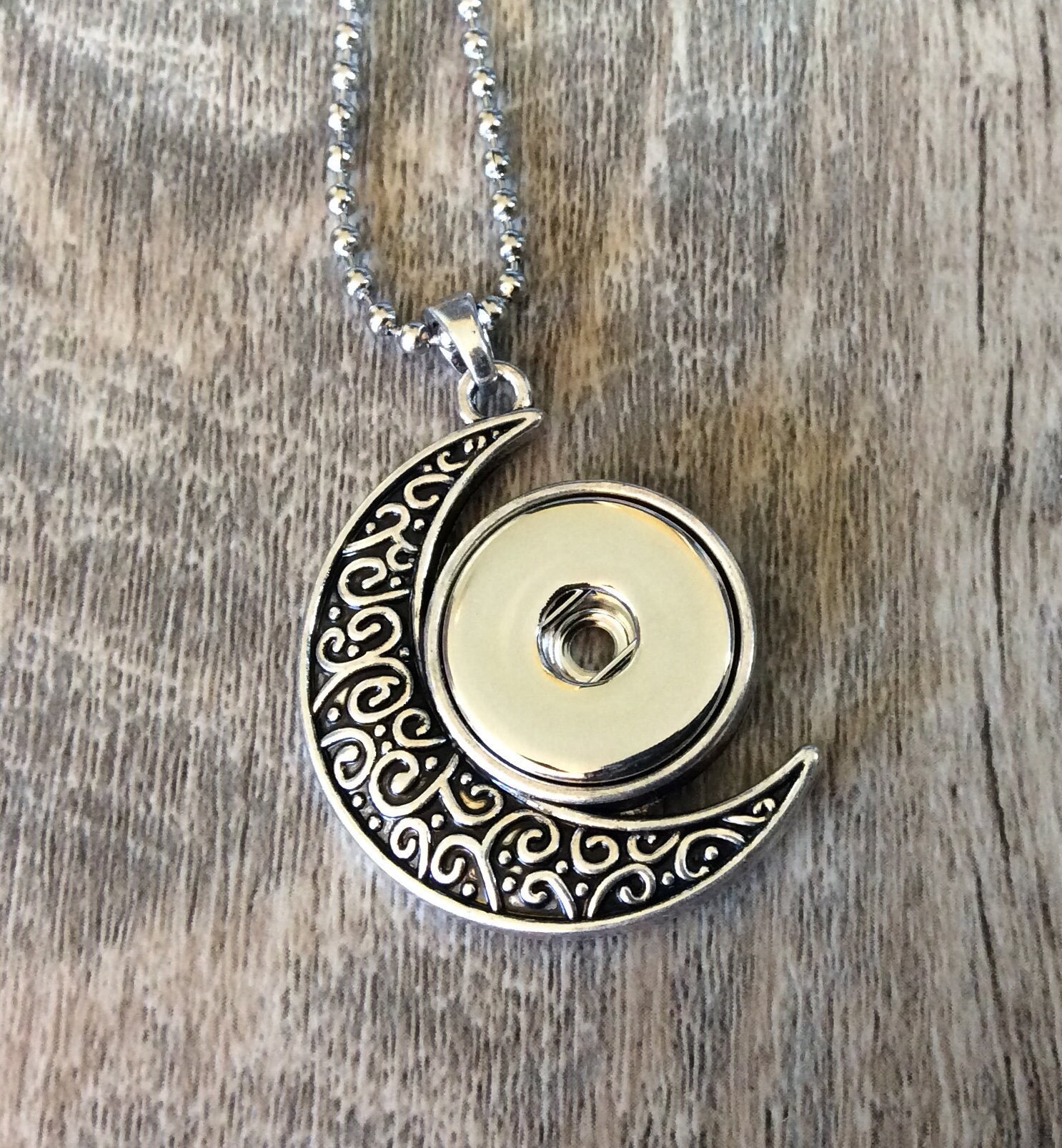 Moon Snap Necklace, Snap Jewelry Moon Necklace. Silvertone, Includes 31 ...