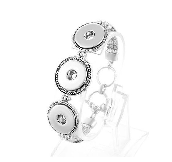 Snap Bracelet , 3 Snap Bracelet, Adjustable Toggle Closure, Silvertone ...