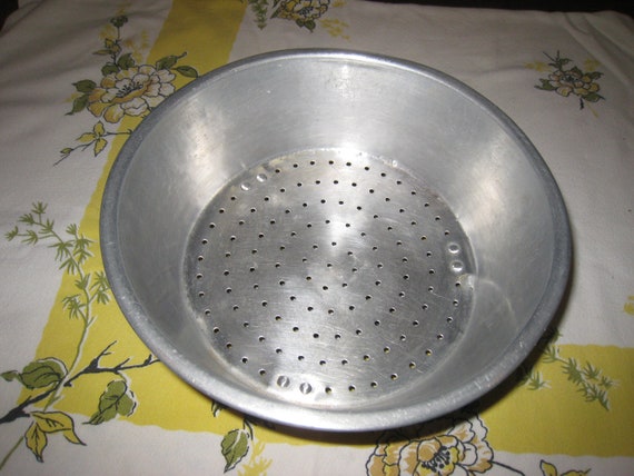 Aluminum Colander Vintage Strainer Kitchen Equipment 3 Legs strainer berry Washer countrycore Etsy UK