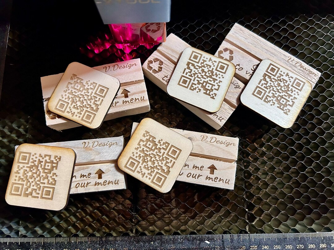 Customizable Wooden QR Code Menu With Space-saving Support ...
