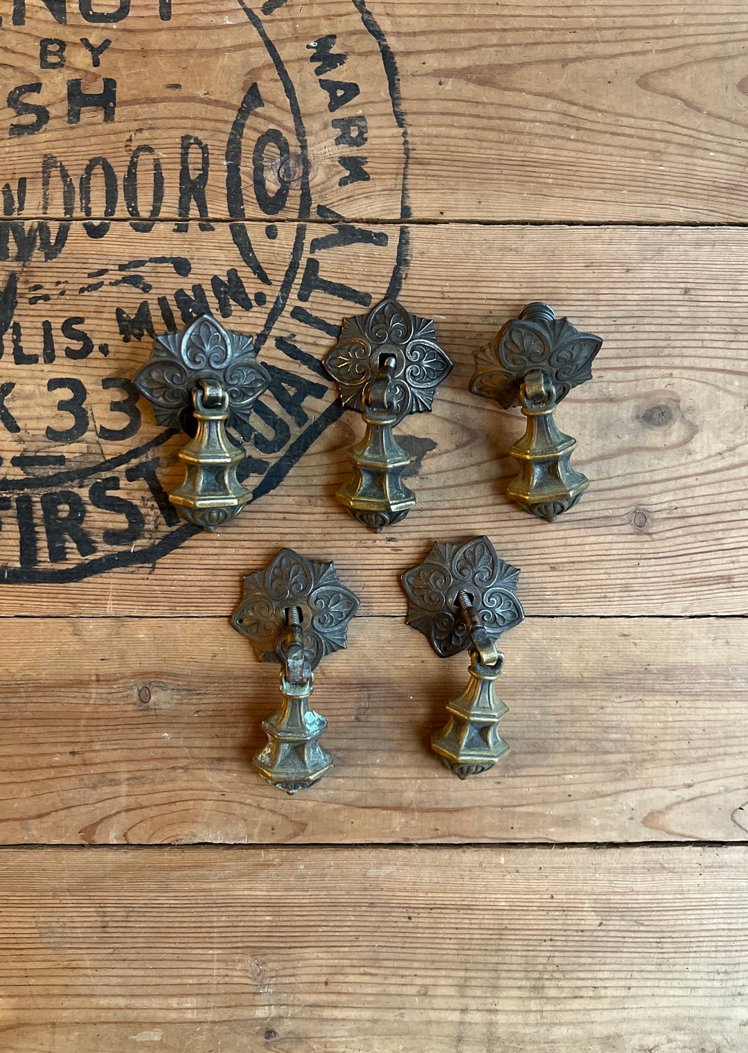 Set of 5 Brass Tear Drop Drawer Pulls - Etsy