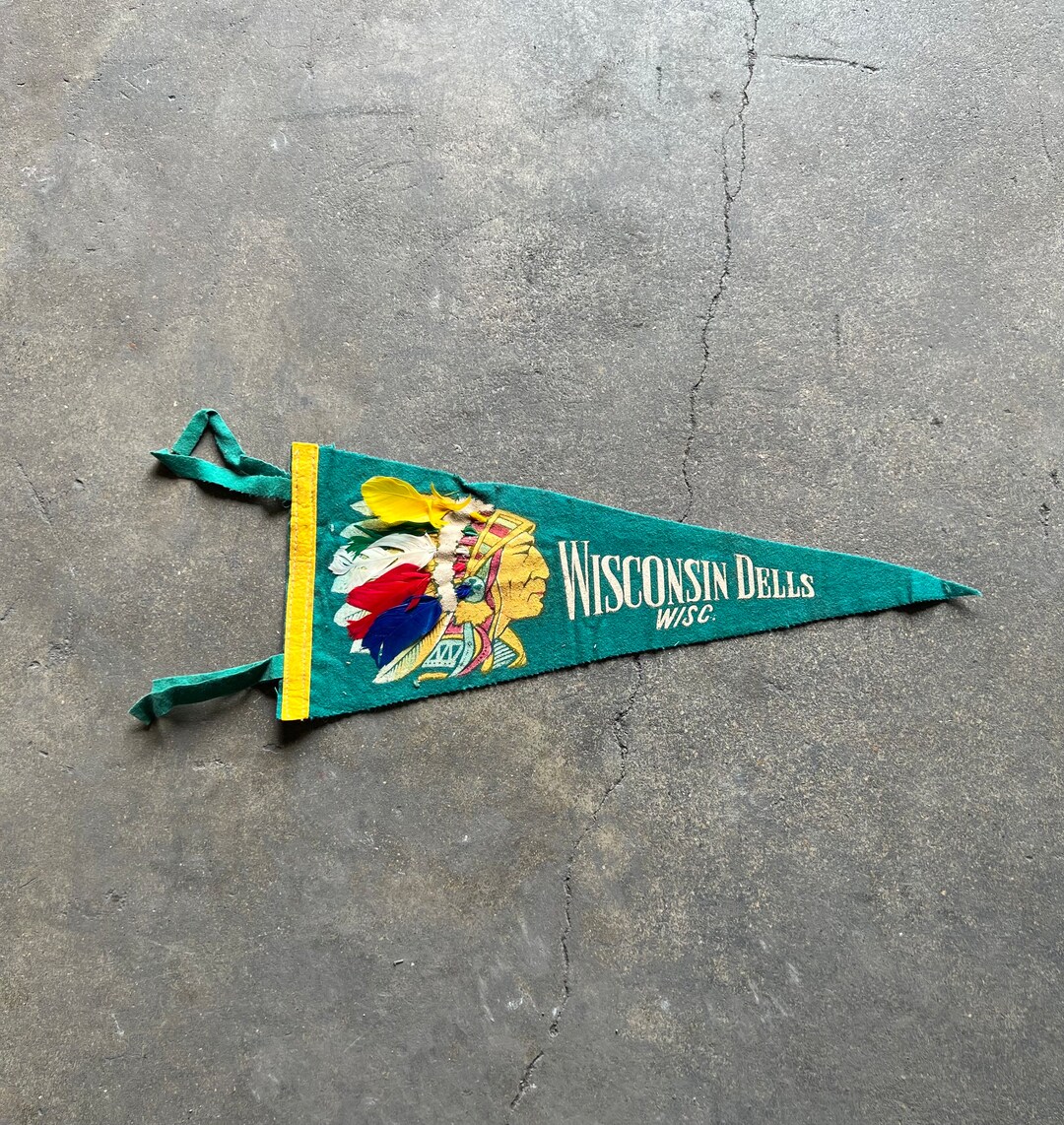 Vintage Wisconsin Dells American Indian Graphic Felt Souvenir Pennant ...