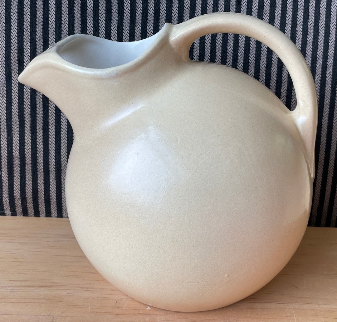 Vintage 1930 1.5 QT Red Wing Rumrill Tan Ball Pitcher With Ice Lip 547 ...