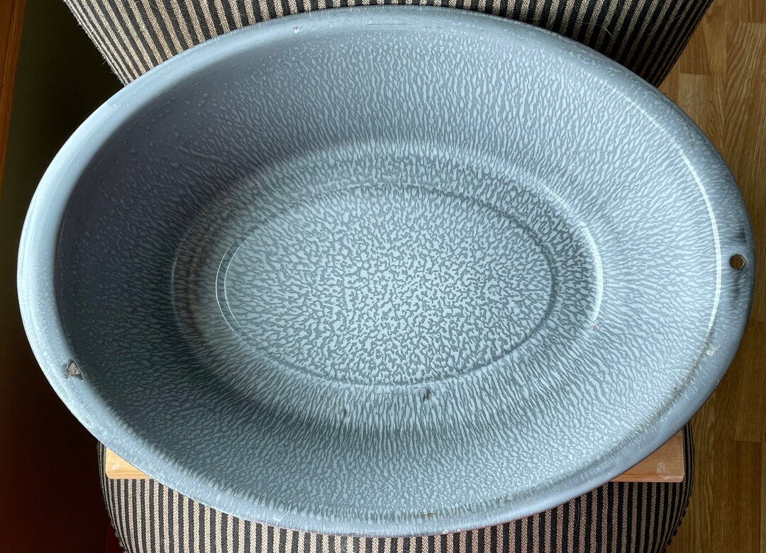 Antique Gray Enamel Porcelain enamelware/graniteware Oval Farm Wash ...