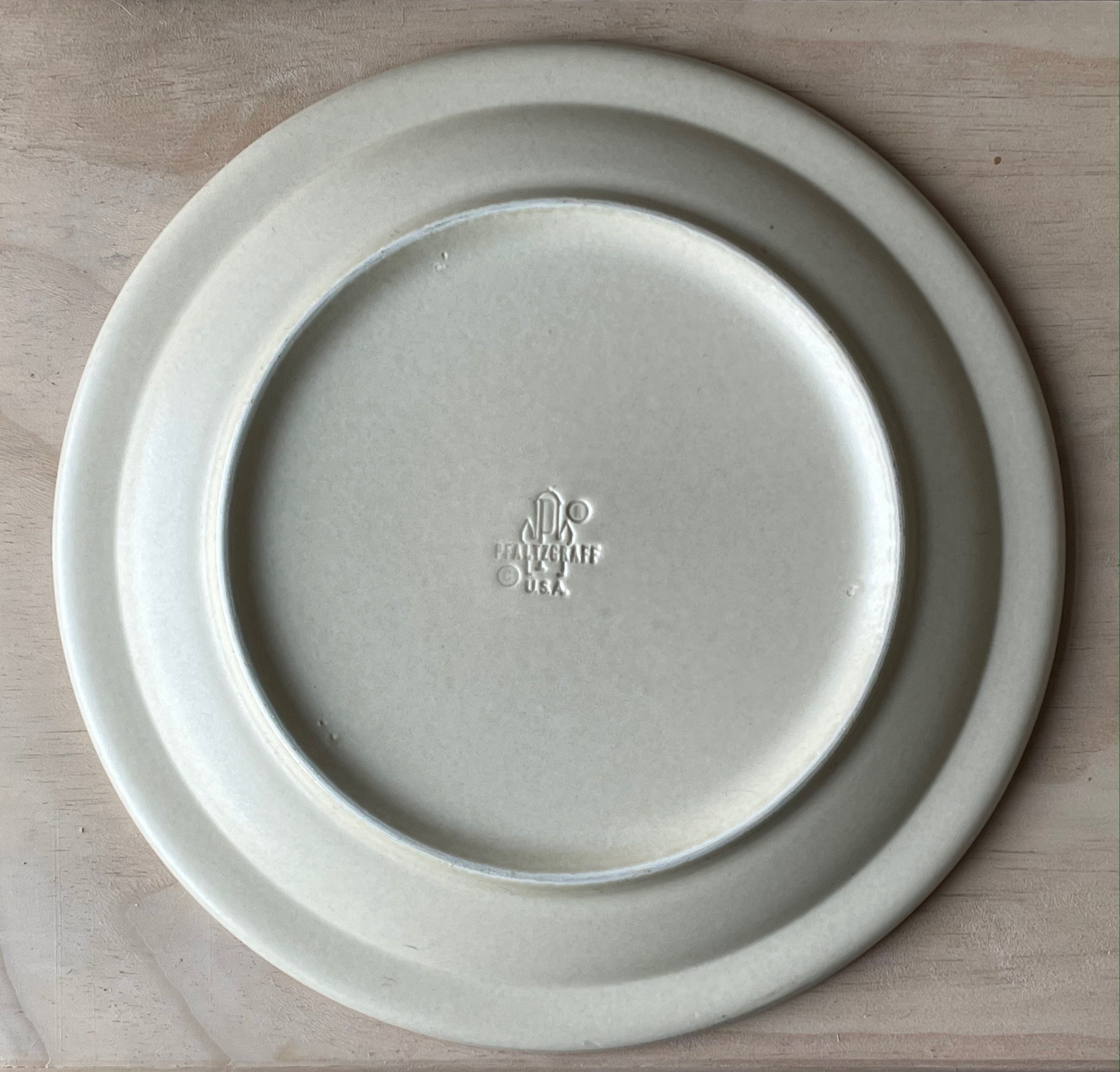 Vintage Pfaltzgraff Village Pattern Dinner Plates RETIRED - Etsy