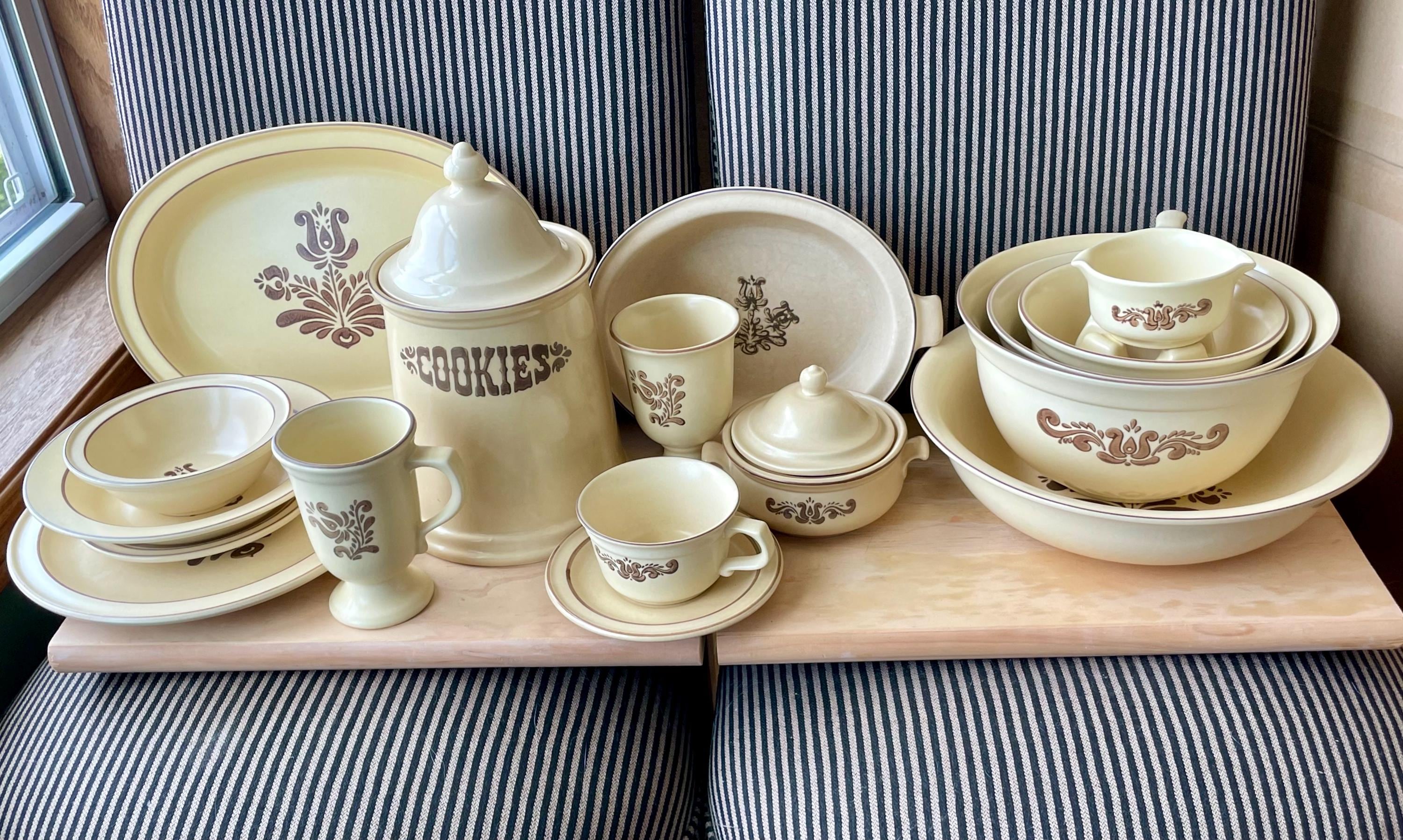 Vintage Pfaltzgraff Village Dinnerware: USA Made, Retired Pattern - Etsy