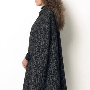 Sewing Pattern for Misses' ROUND COLLAR CAPES in Three Lengths, Vogue ...